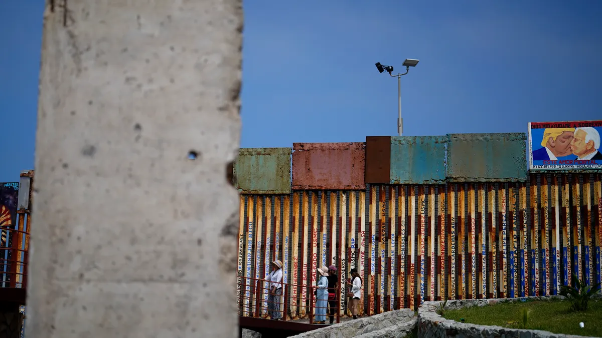 Berlin Wall Relic Gets A ‘second Life’ On US-Mexico Border As Biden ...