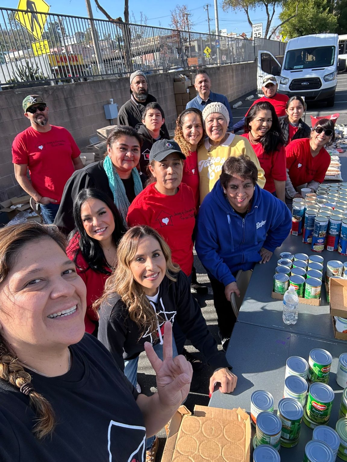 Lizzie Lopez: "I am not naive, I know I can't fix the world, I do it to ...