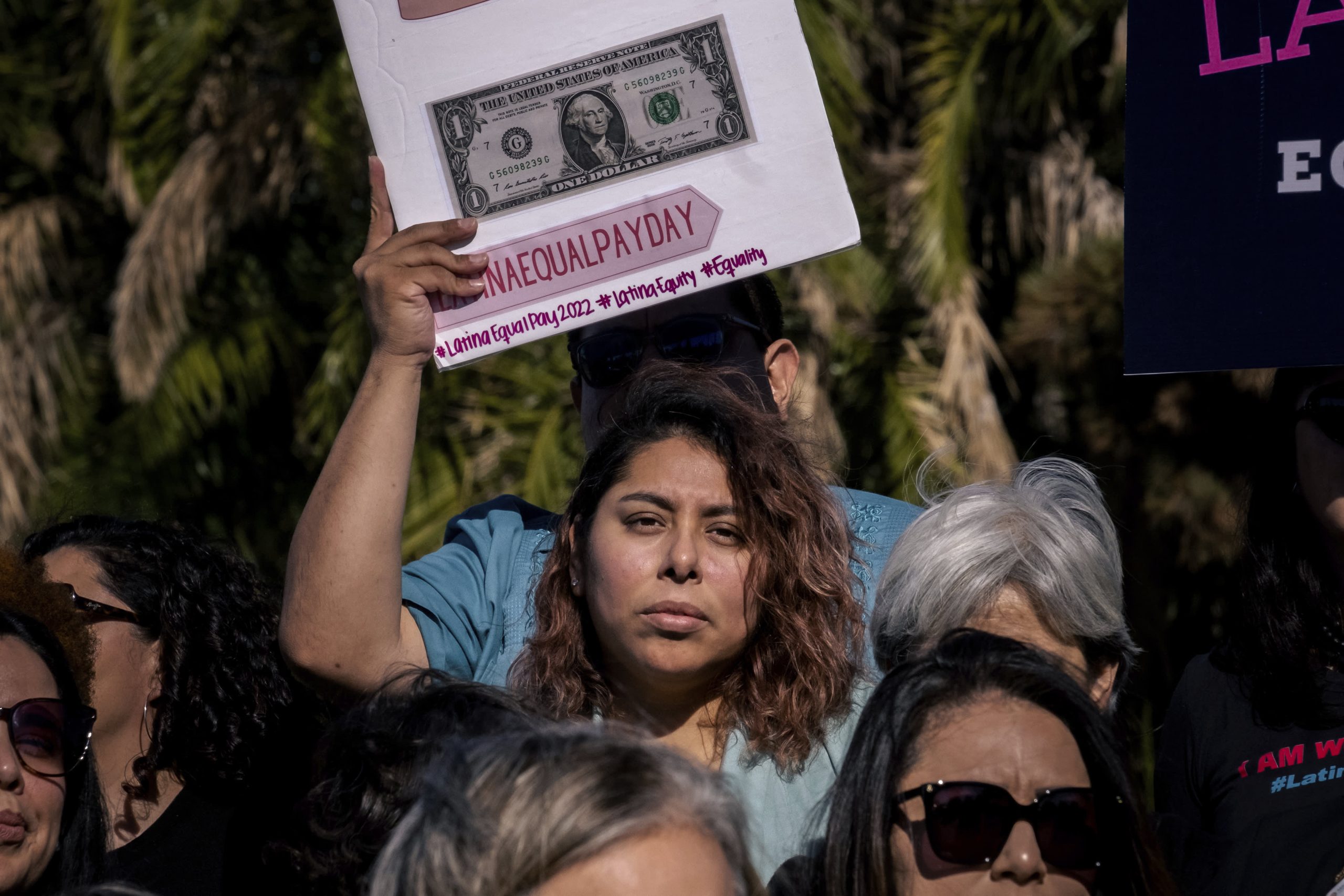 A New Report Examines The State Of Latinas In Corporate America, And It’s Not Good - Parriva