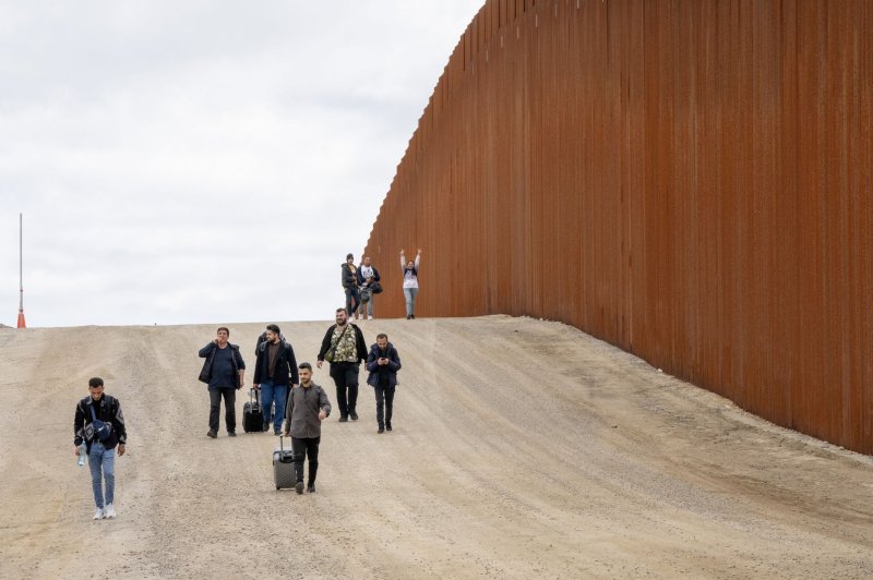 How Would Mass Deportation Of Migrants Under Trump Actually Work? - Parriva