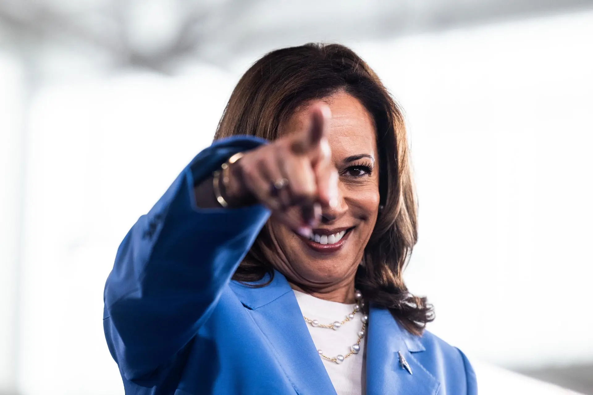 Harris Campaign Launches Campaign In Search Of The 'Hombre Latino ...