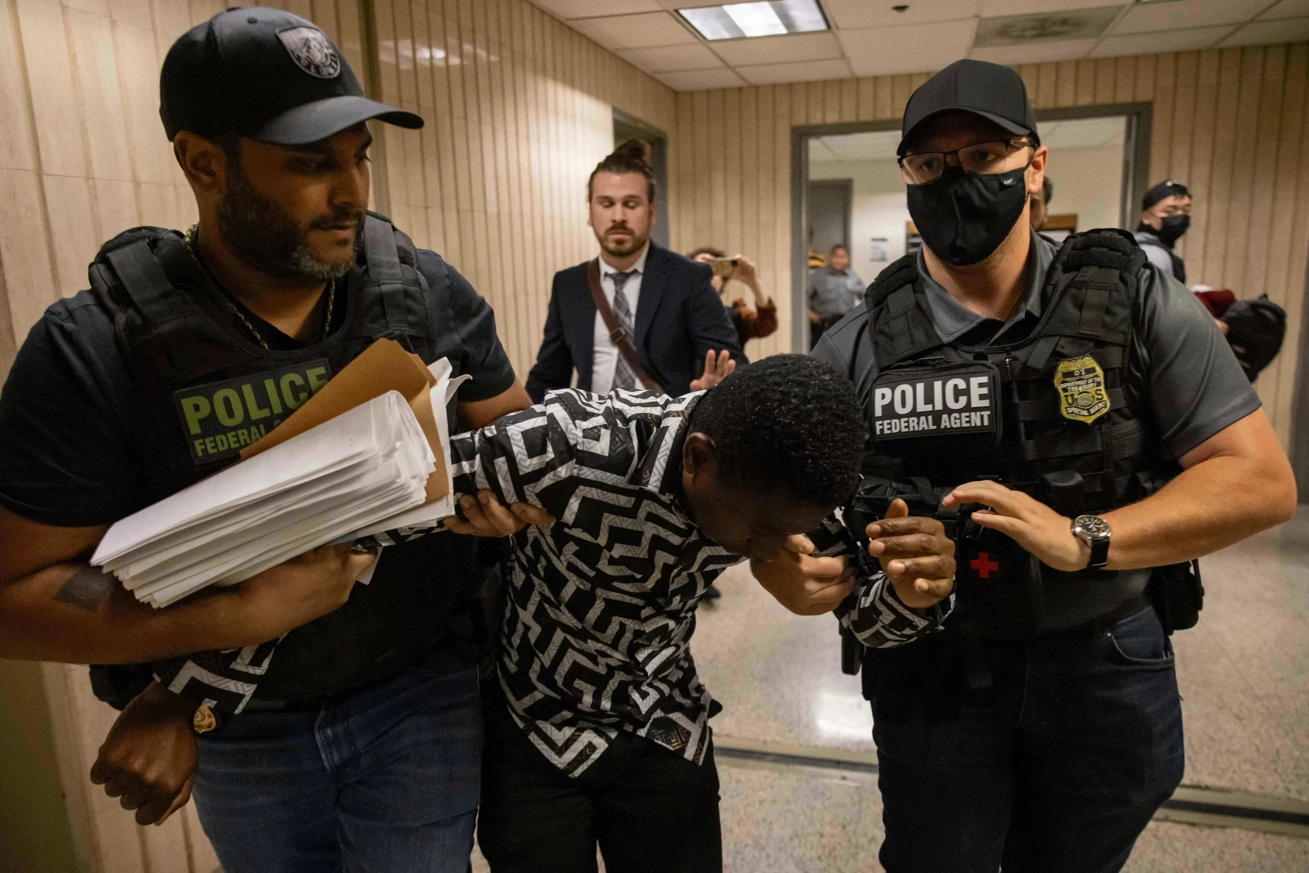 Suspected U.S. Citizen Smuggler Arrested While Transporting A Dozen ...