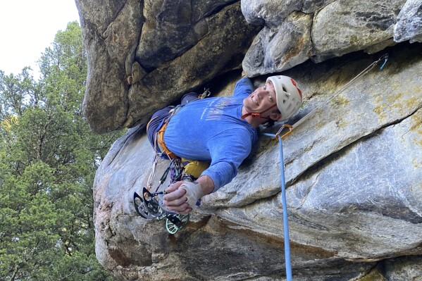 Young Man Climbing 915-Meter Wall Dies; Last Post Revealed Wishes To ...