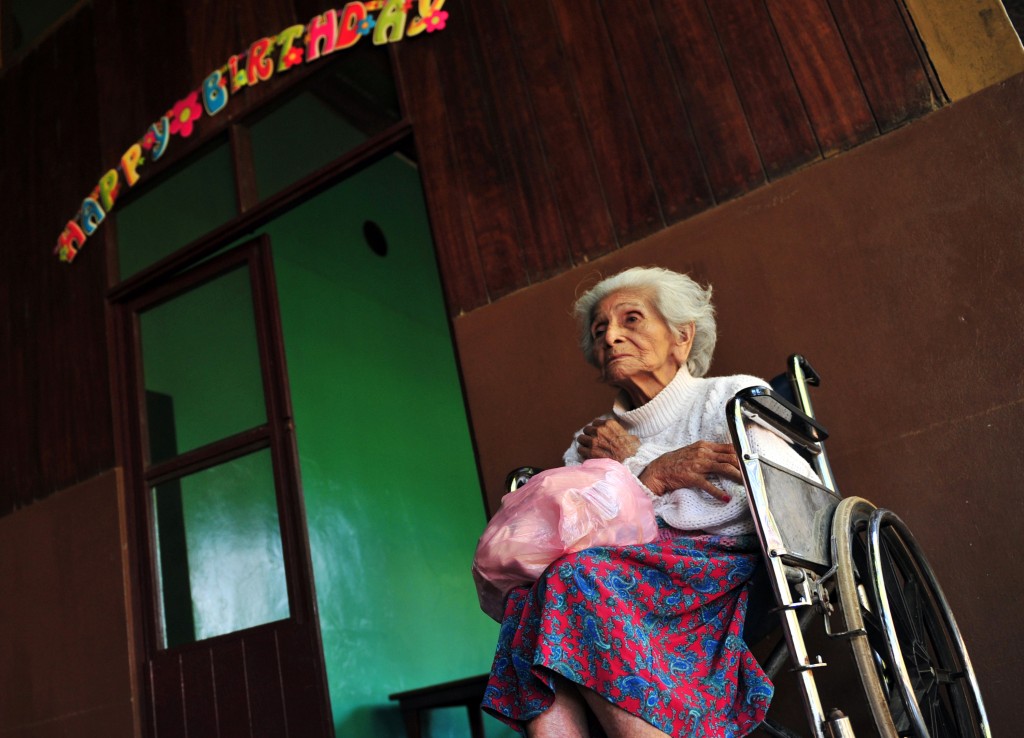 Hunger Crisis Among Los Angeles Seniors Reaches Critical Point - Parriva