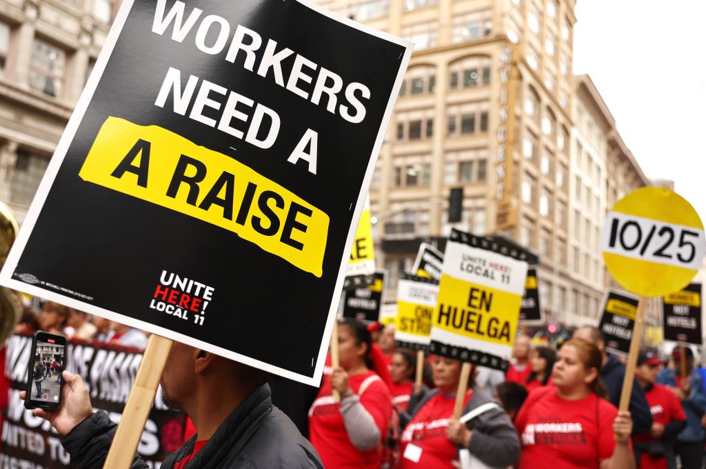 Los Angeles Minimum Wage Delay: City Moves $30 Pay Hike To 2030